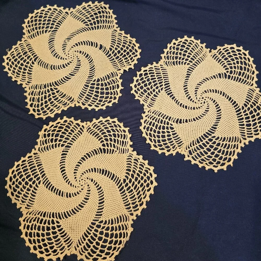 Accents | Mcm Vintage Doily Set Of 3 Hand Crocheted Spiral Pinwheel ...
